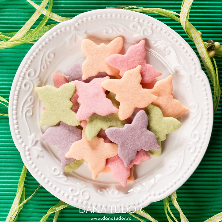 Biscuiti pastel cu arome de flori si fructe - DANA TUDOR Love to Cook